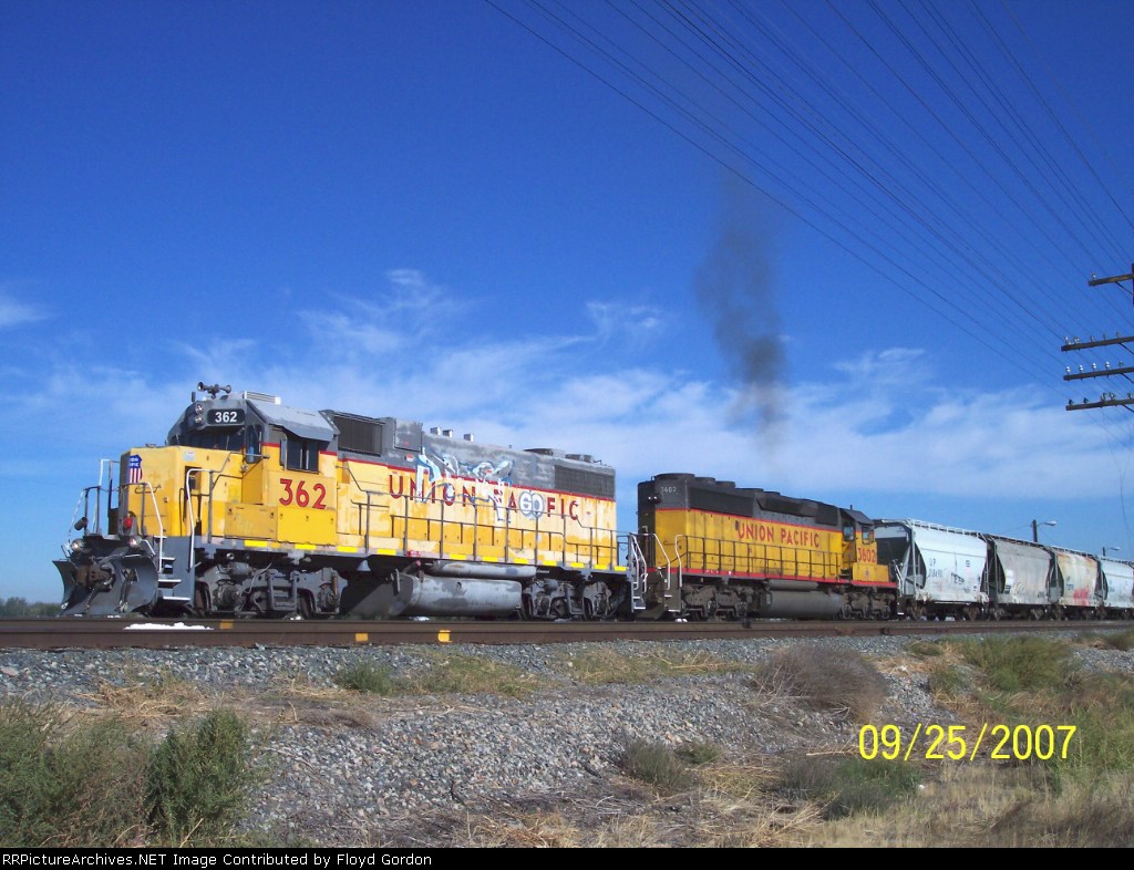 UP 362 switiching at the Ontario Yard